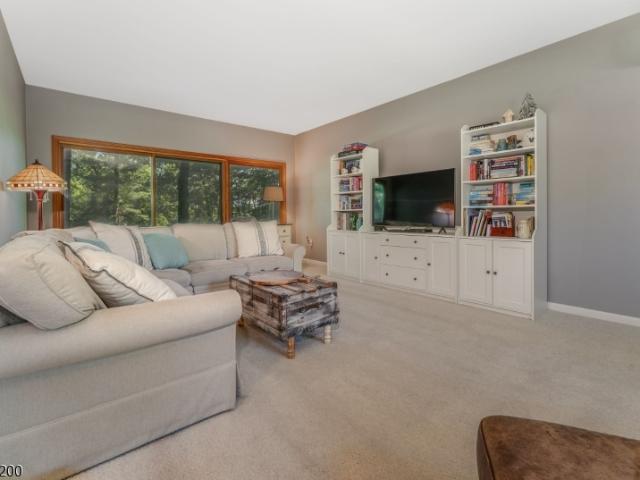 23 Country Hill Rd
