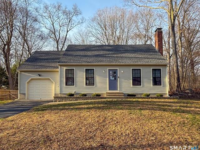 23 Country Village Ln, Clinton, CT 06413