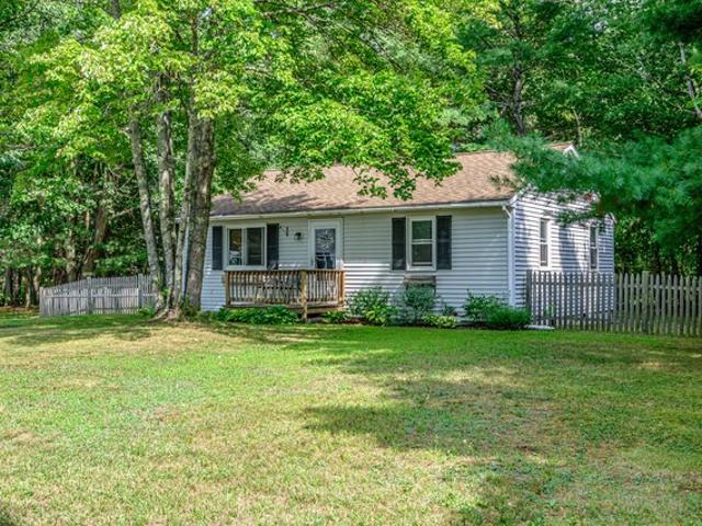 23 Clarkdale Rd, Kennebunk, ME 04043