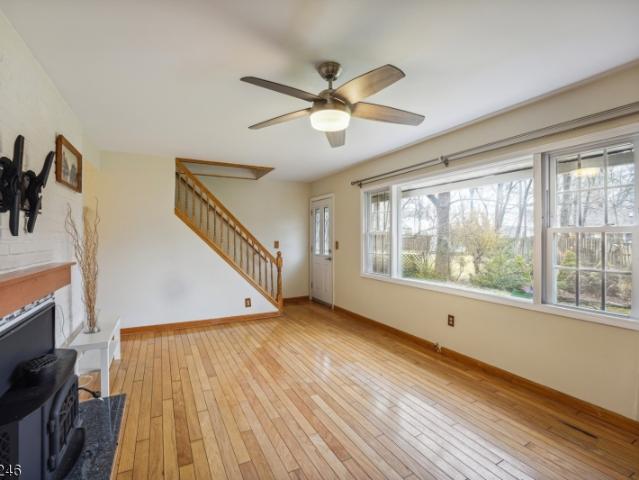23 Crescent Dr
