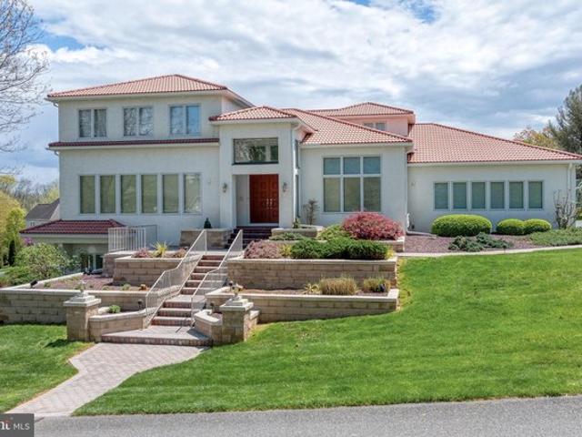 23 Deerfield Rd, Lancaster, PA 17603