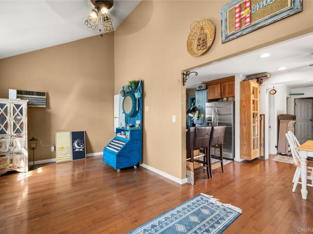 23 Dewey Place