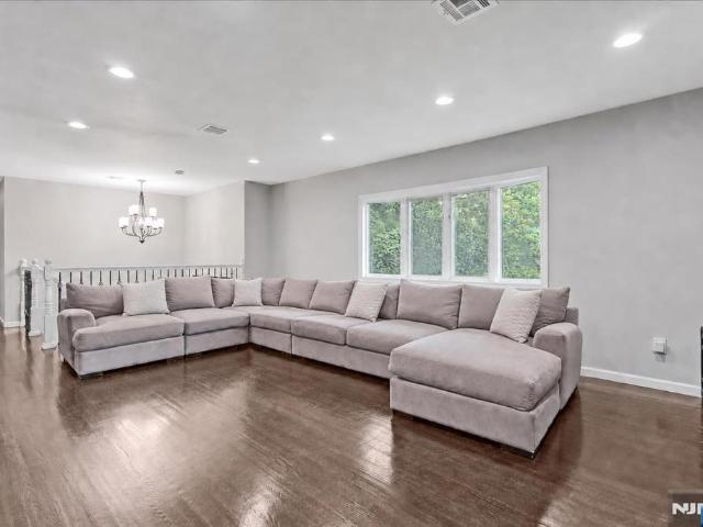 23 Douglas Drive