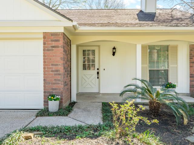 23 E Stony Bridge Circle