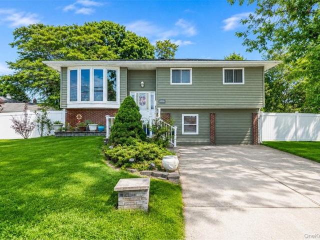 23 Ehler St, Brentwood, NY 11717
