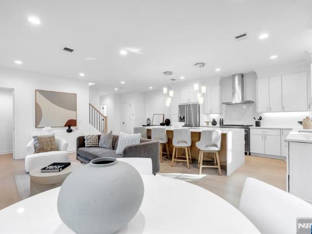 23 Fey Place