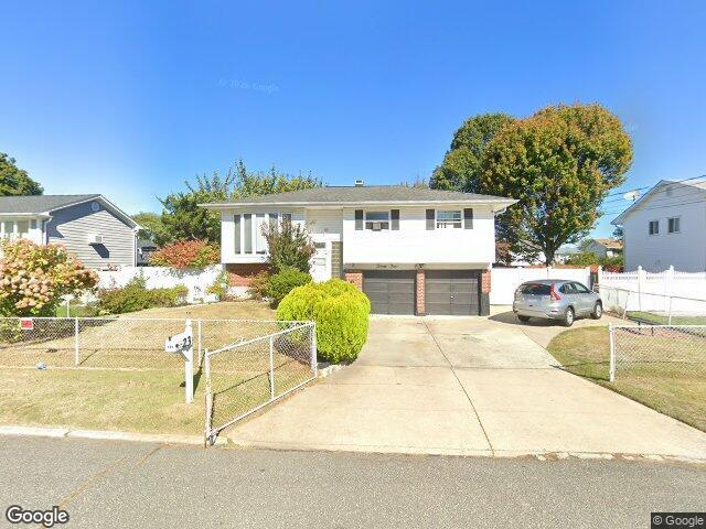 23 Frank St, Brentwood, NY 11717