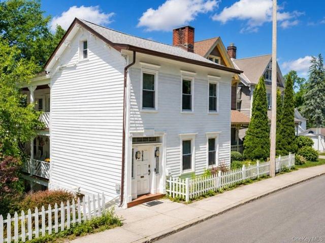 23 Franklin St, Catskill, NY 12414