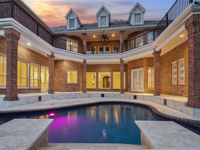 23 Glen Eagles Drive