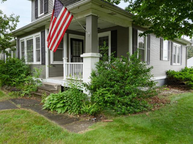 23 Hampton Avenue