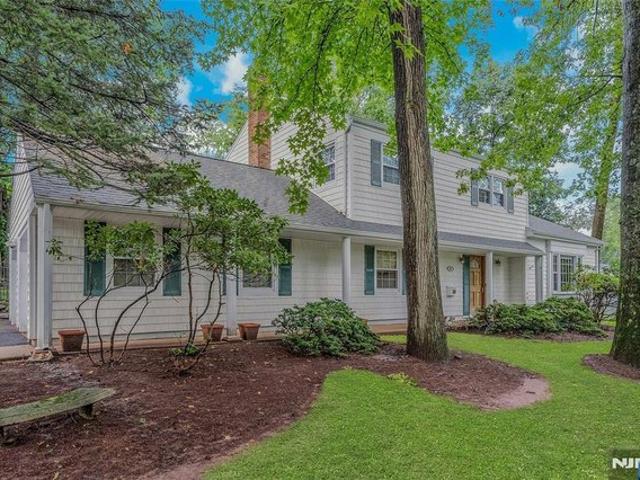 23 Haller Dr, Cedar Grove, NJ 07009