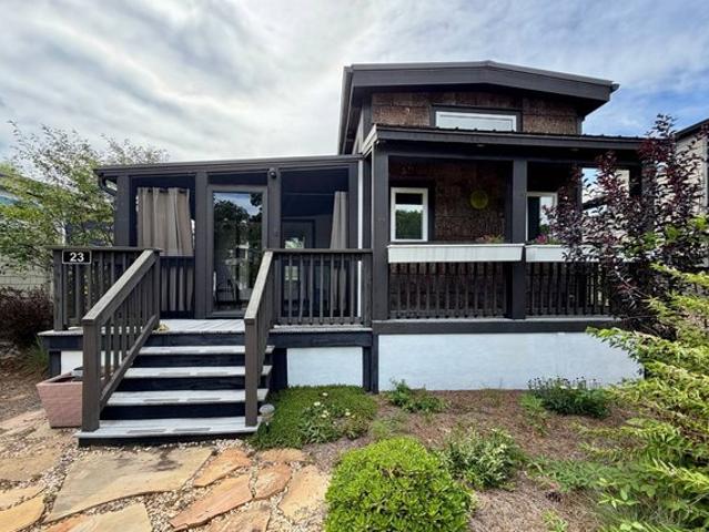 23 Highland Hill Ln, Flat Rock, NC 28731
