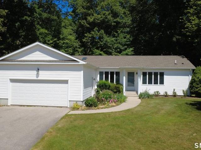 23 Hillcrest Dr, Montville, CT 06382