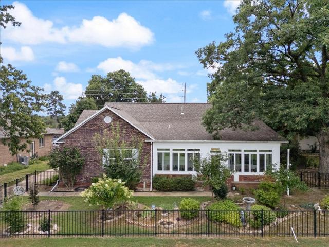 23 Indian Wells Drive