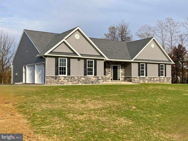 23 James St, Bernville, PA 19506