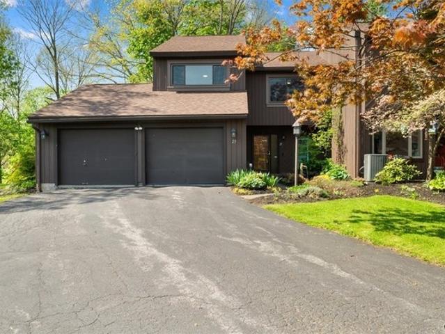 23 Jarvis Dr, Manlius, NY 13104