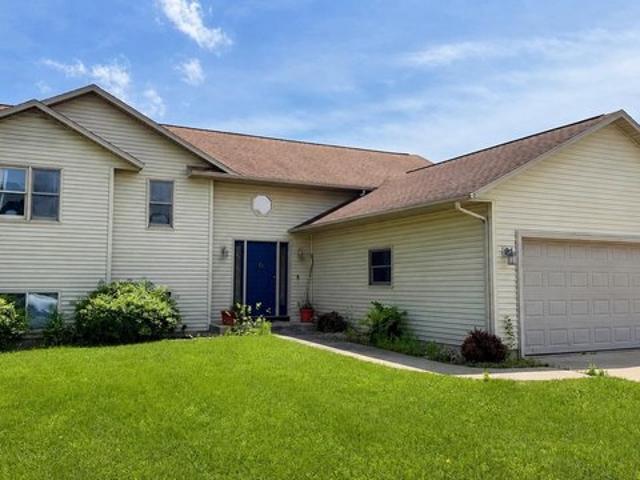23 Jaz Cir, Reedsburg, WI 53959