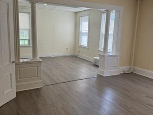 23 Lancaster St, Worcester, MA 01609