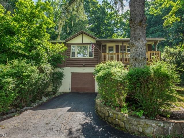23 Lakeside Ave