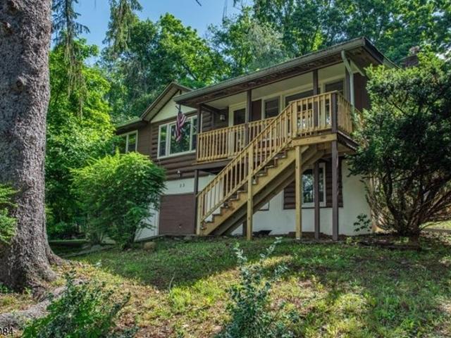 23 Lakeside Ave, Hardyston, NJ 07460