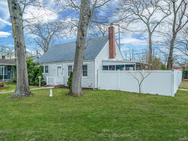 23 Lakewood Ave, Ronkonkoma, NY 11779 | MLS #984797 | Compass
