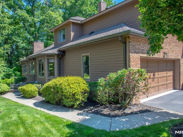 23 Lakeview Drive