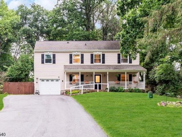 23 Leo Ave, Hopatcong, NJ 07874