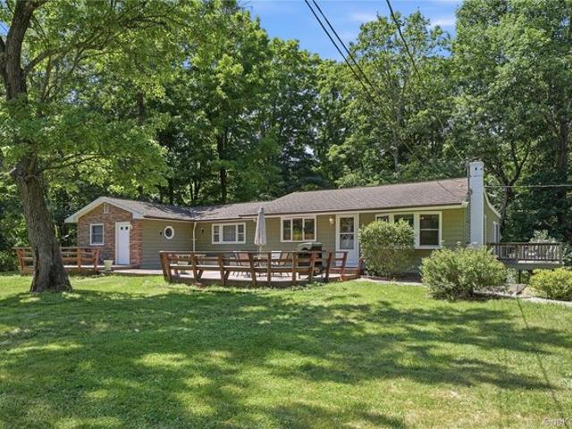 23 Leggett Rd, Chatham, NY 12075