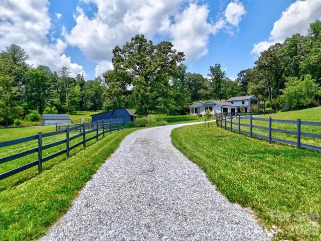 23 Lindsey Loop Road