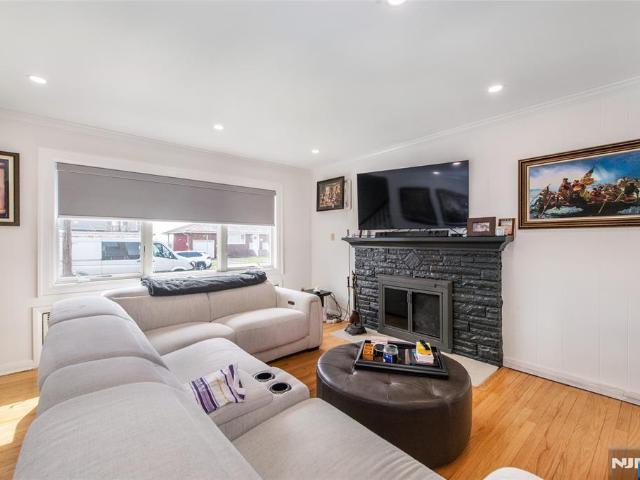 23 Lois Avenue