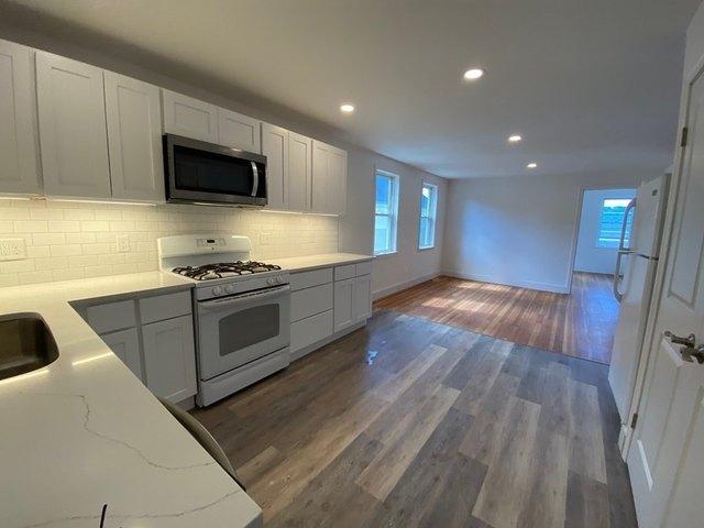 23 Main St Unit 2, Topsfield, MA 01983