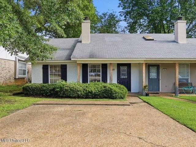 23 Meadowoods Pl, Jackson, MS 39211