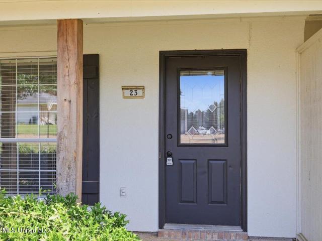 23 Meadowoods Place