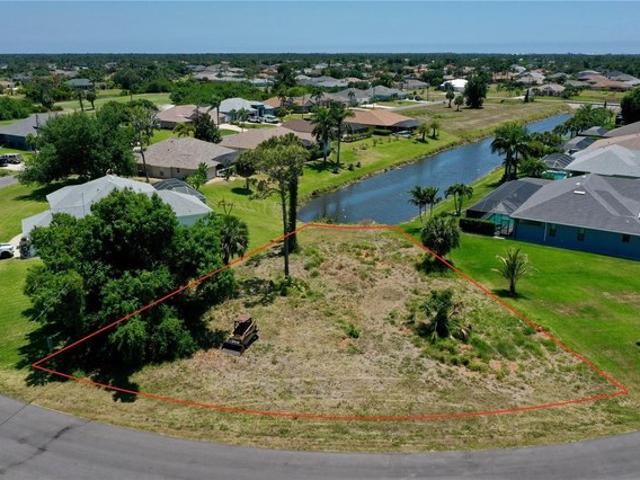 23 Medalist Cir, Rotonda West, FL 33947