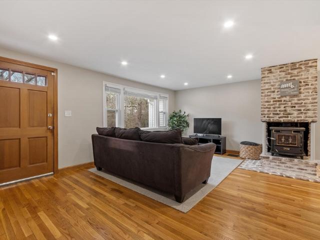 23 Monument Hill Rd, Chelmsford, MA 01824 | MLS #73498 | Compass