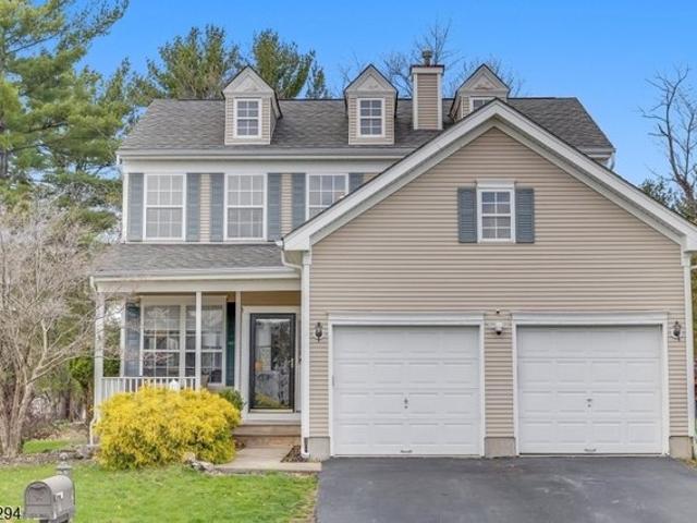 23 Musky Ridge Dr, Hackettstown, NJ 07840