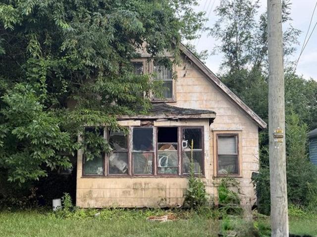 23 N Norman Ave, Carneys Point, NJ 08069