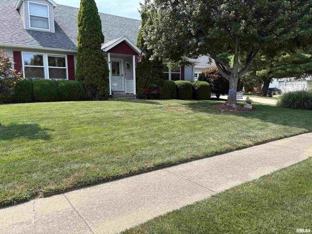 23 N Grand Ave, Jacksonville, IL 62650