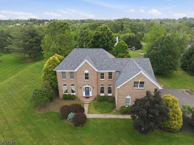23 Neshanic Dr, Raritan, NJ 08551