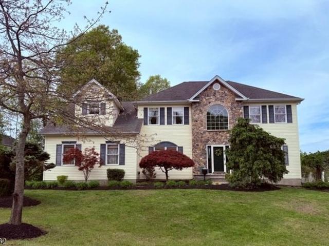23 Oak Ridge Rd, Washington Township, NJ 07882