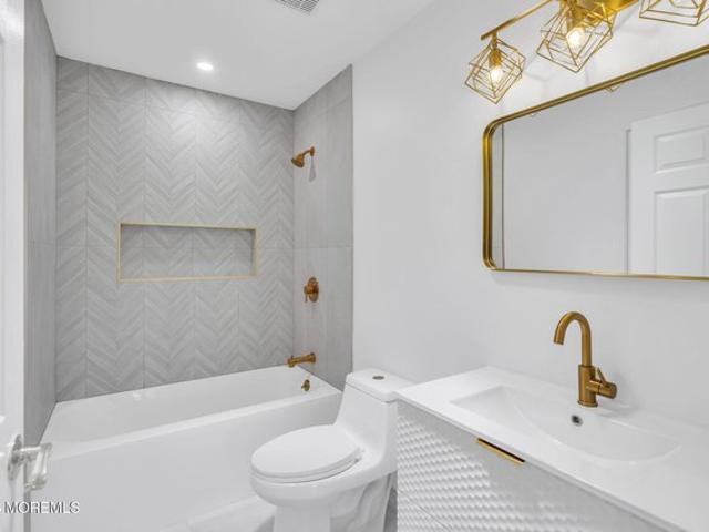 23 Oakmont Rd, Lakewood, NJ 08701