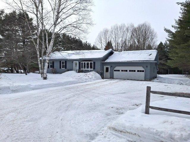 23 Olde Parkway Rd, Kingfield, ME 04947