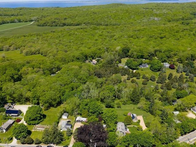 23 Onkokemmy Rd, West Tisbury, MA 02575