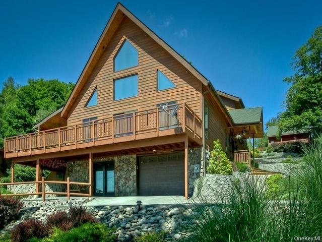 23 Orange Ter, Middletown, NY 10940