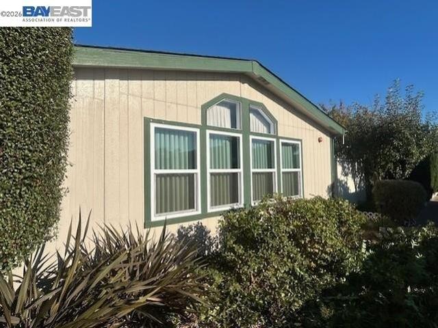 23 Palm Dr, Union City, CA 94587