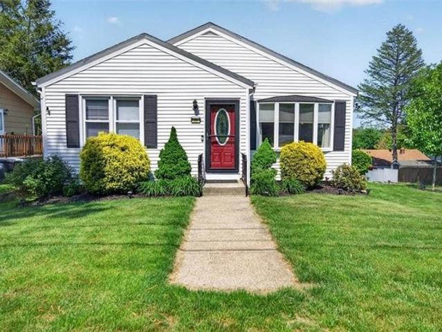 23 Park St, North Providence, RI 02904