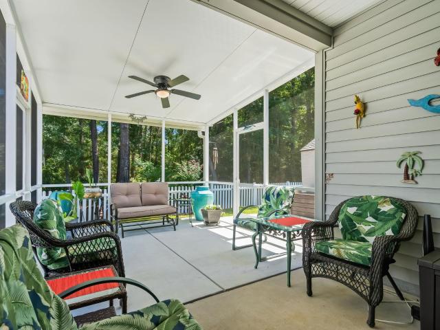 23 Parkglen Dr
