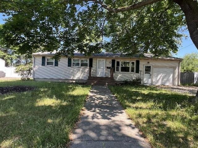 23 Perkins St, Warwick, RI 02886