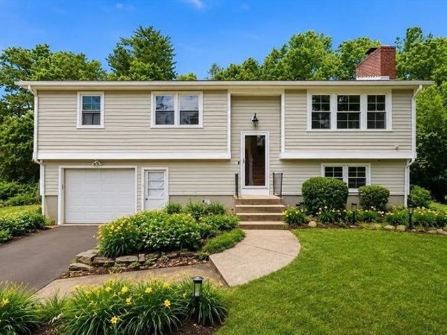 23 Phelps St, Easthampton, MA 01027