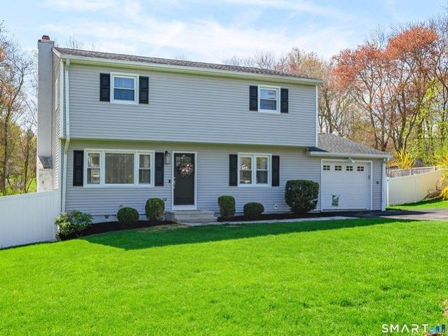 23 Possum Dr, New Fairfield, CT 06812